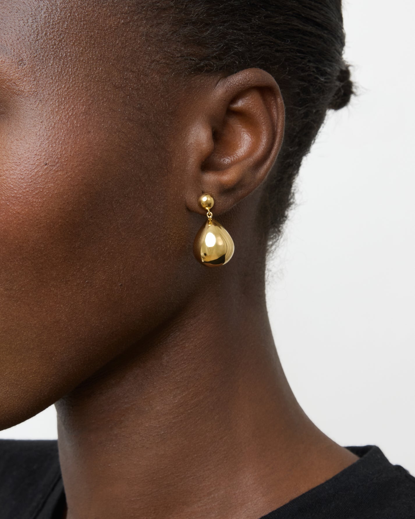 The Julie Earrings in gold or silver | LIÉ STUDIO